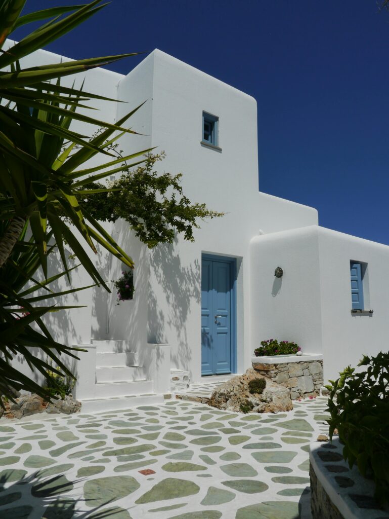 How to Choose the Right Crazy Paving for Your Outdoor Space